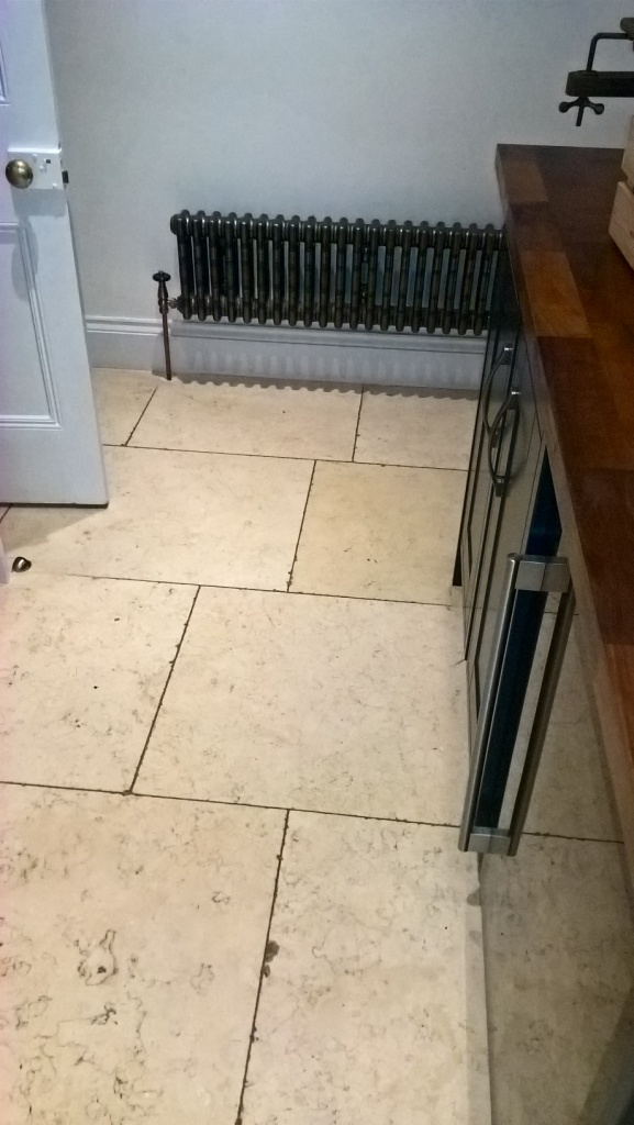 Restoring Travertine Floor Tiles Cirencester – Tiling Tips – Tips and Information About Tiling